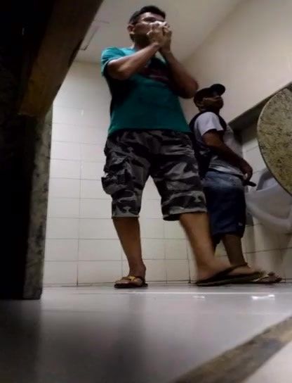 Spy Cruising In Brazilian Toilet 5619